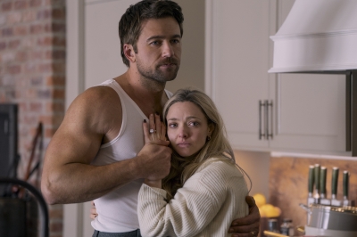 Production Stills - ASP007 - Amanda Seyfried Photos